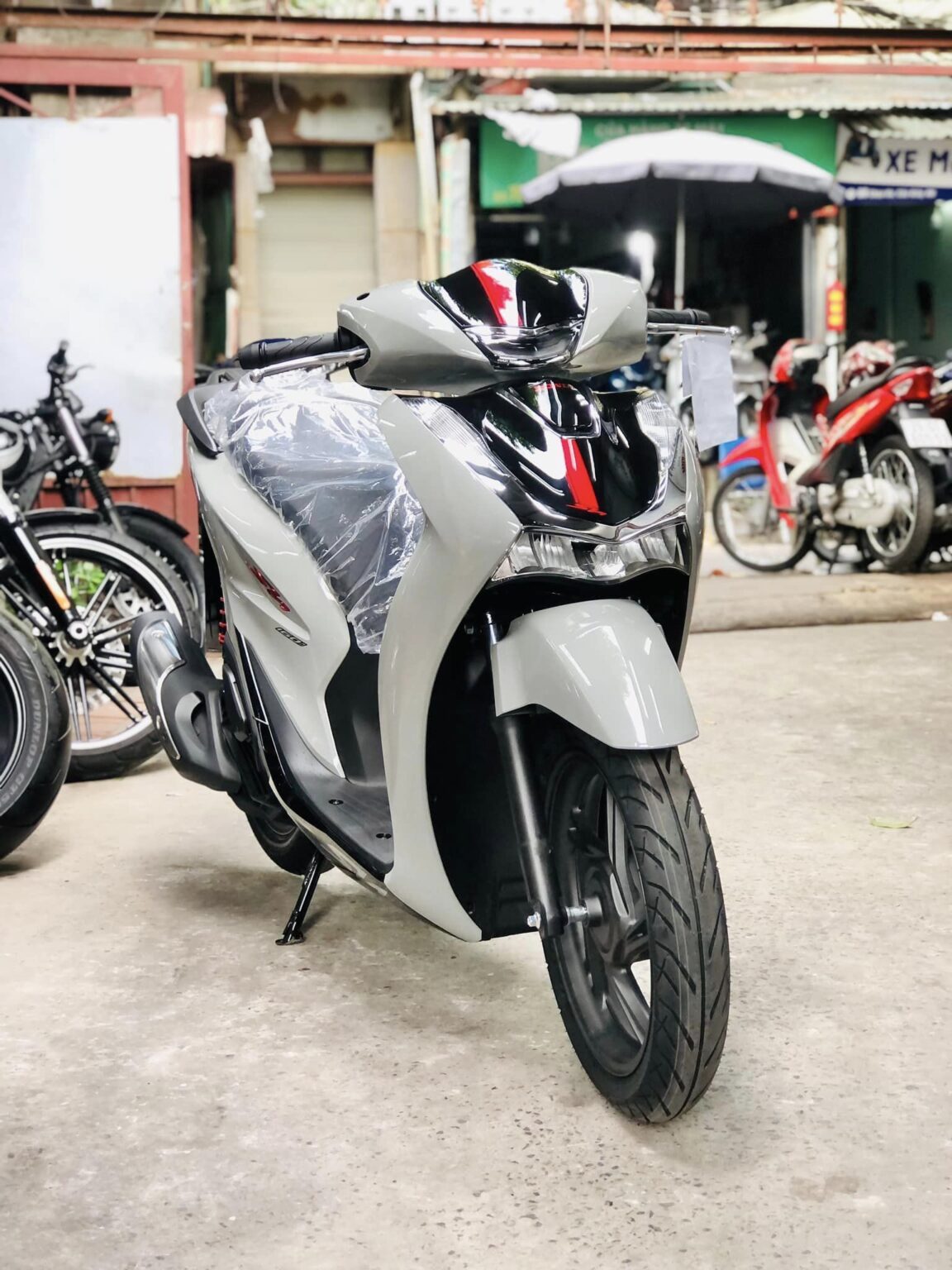 Bảng giá mua xe Honda SH 160i 2025 mới nhất - Hệ thống xe máy - cửa ...